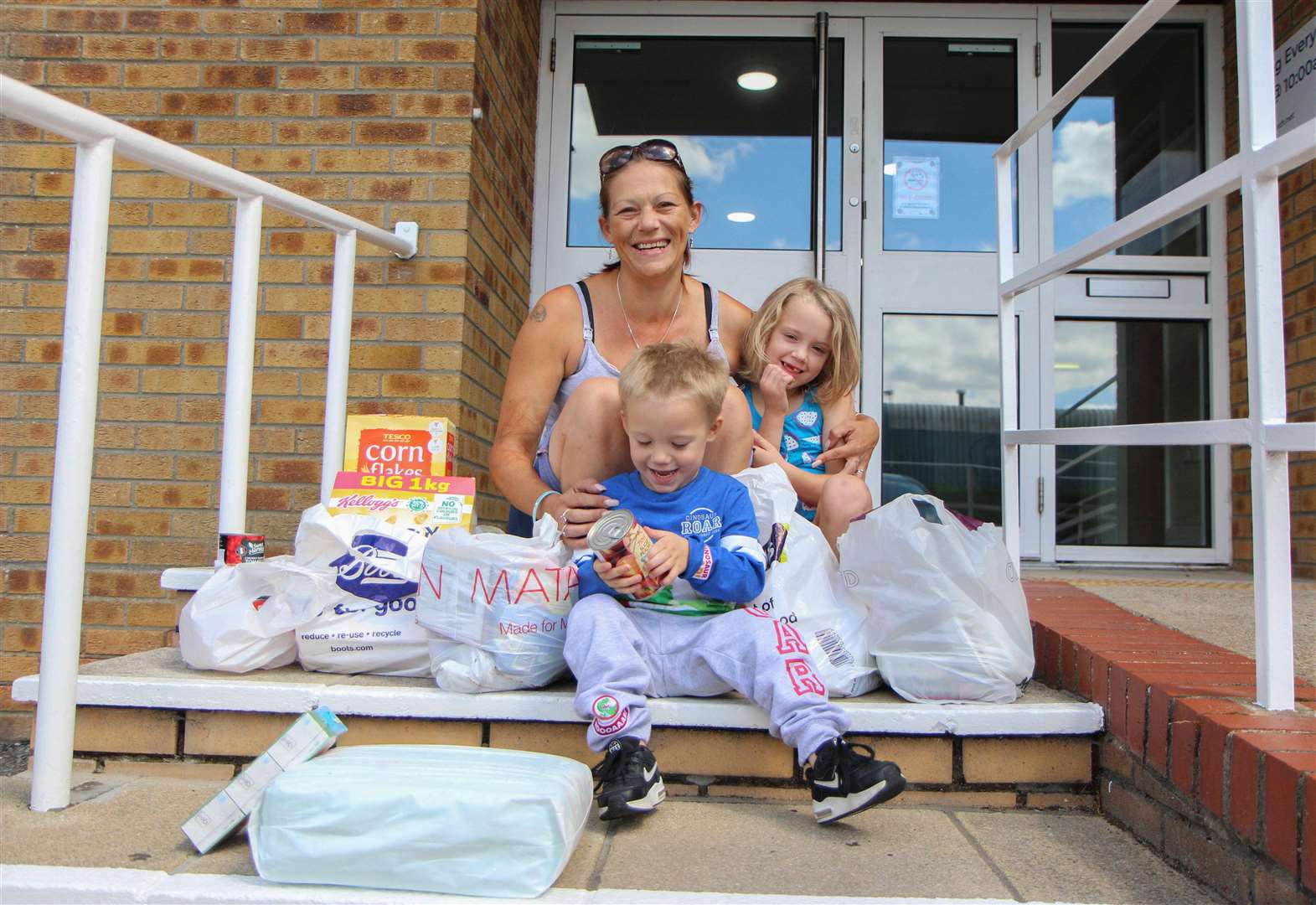 Shocking figures reveal pressure on foodbank Shocking figures reveal pressure on foodbank